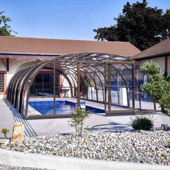 Conseils pour bien choisir son abri pour piscine - EuroPiscine